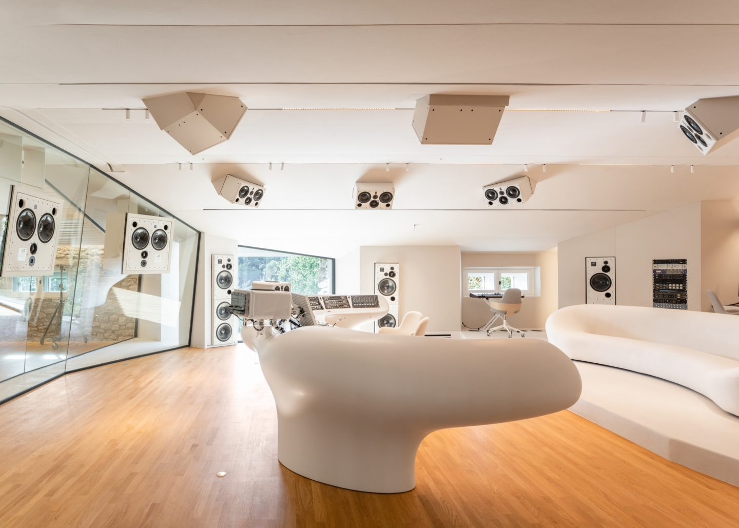 Miraval Studios - Panorama architecture